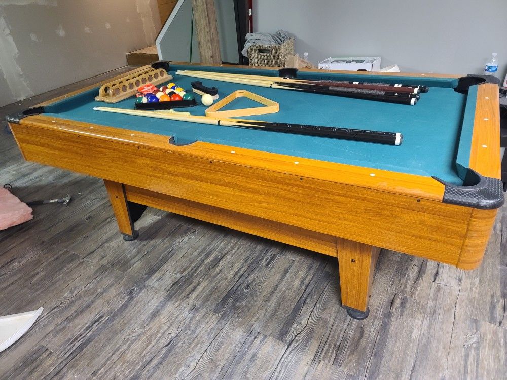 Mizerak Pool Table 44"×79" for Sale in Cuyahoga Falls, OH - OfferUp
