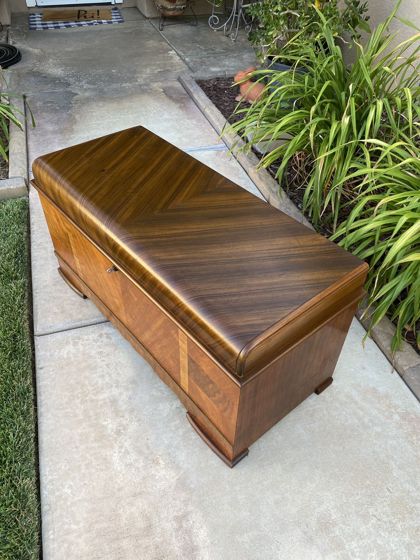 Montgomery ward lifetime cedar chest store
