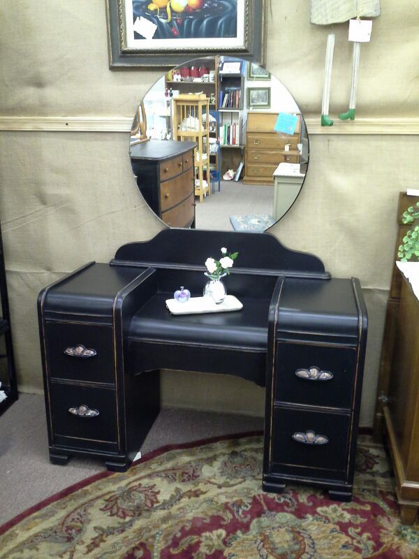 Shabby Black Waterfall Style Vanity for Sale in Mesa, AZ - OfferUp