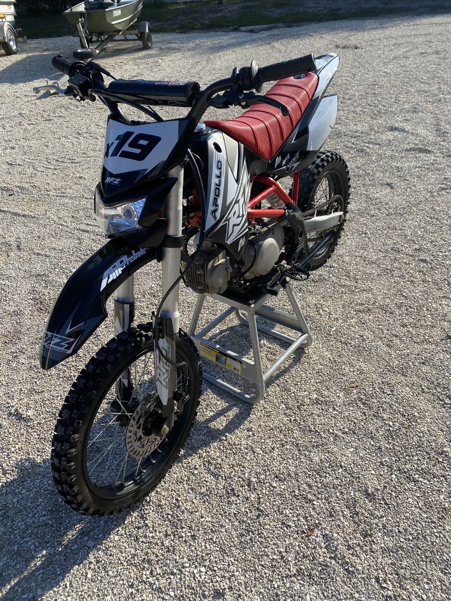 Apollo DB-X19 With HEADLIGHTS 125cc Pit / Dirt Motorcycle-17-inch front ...