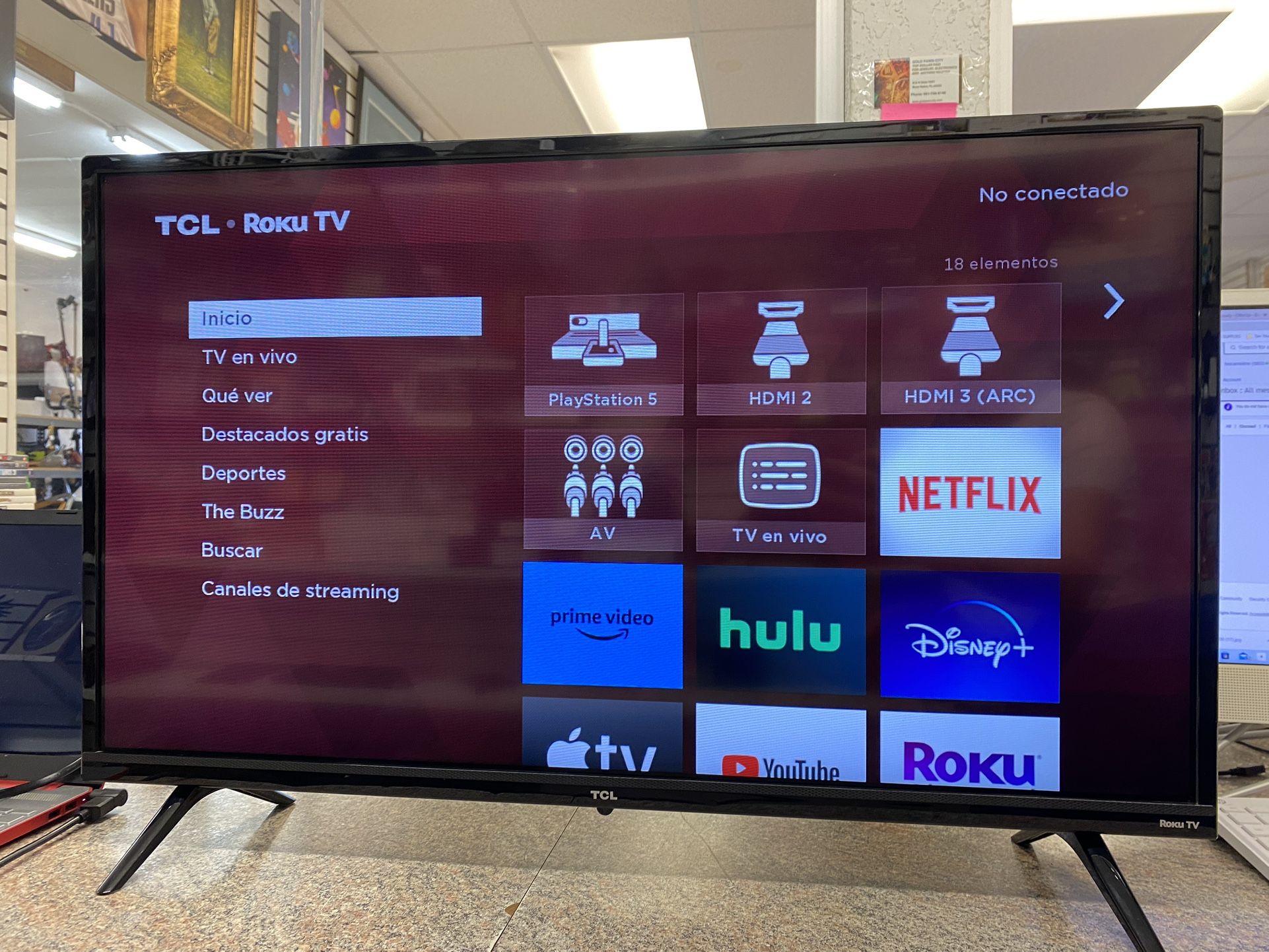 TCL 32” Smart Roku TV 32S335 With Remote for Sale in Boca Raton, FL ...