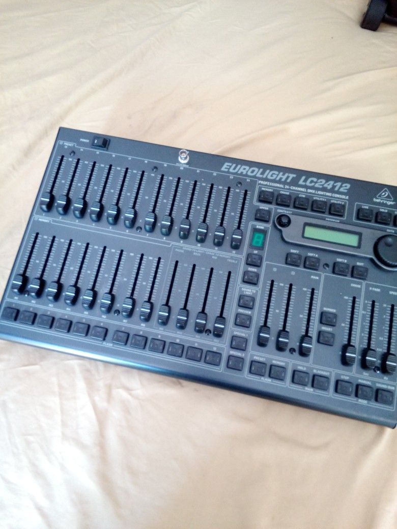 Behringer EUROLIGHT LC2412 for Sale in Montebello, CA - OfferUp