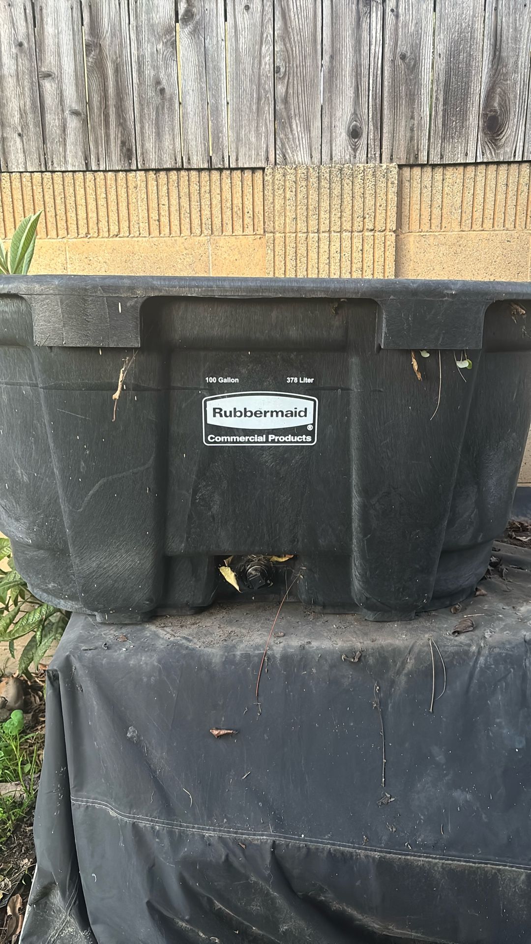 FREE 100 GALLON WATER BIN WITH WATER SPOUT for Sale in Anaheim, CA ...