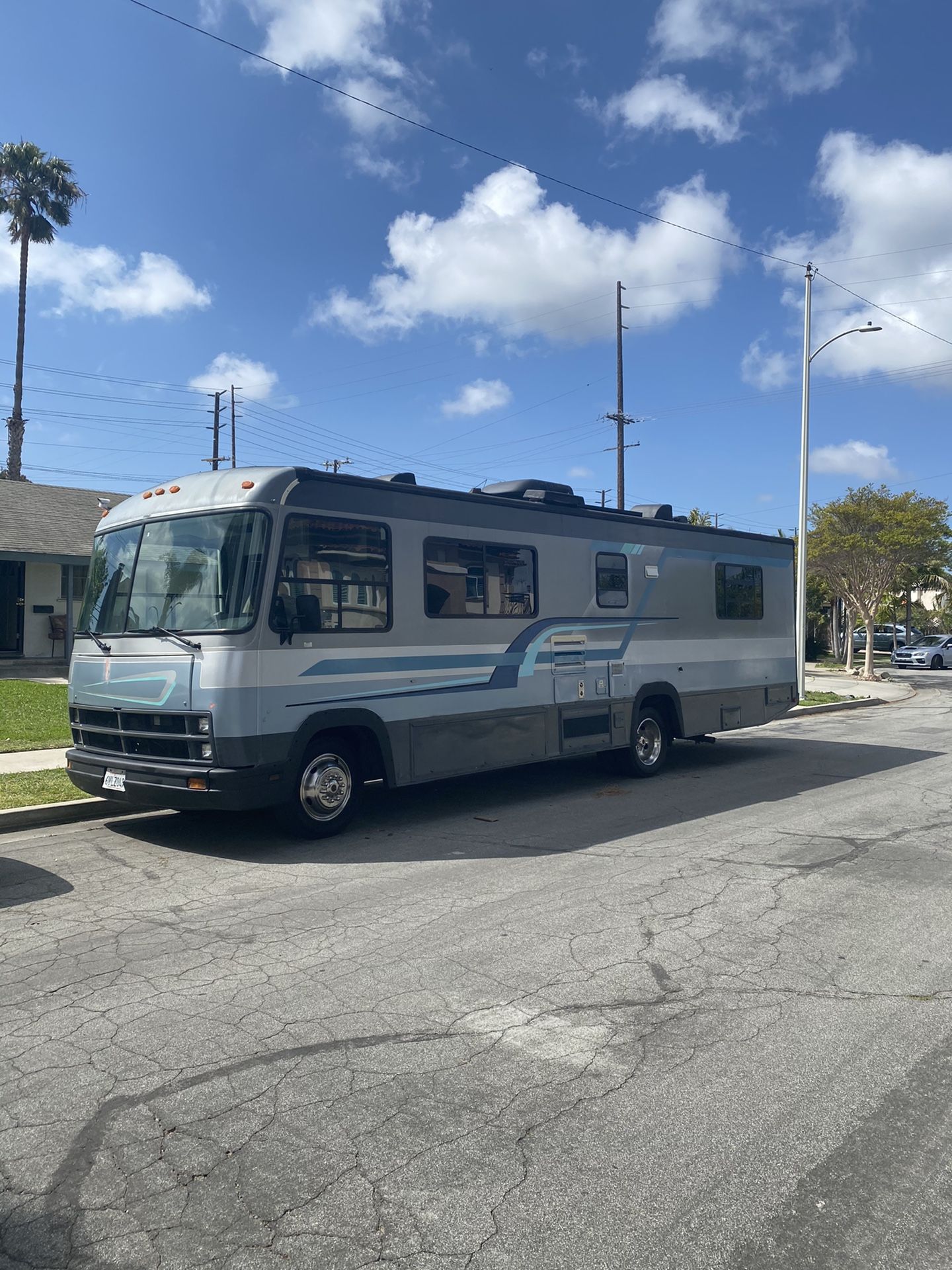 94 Fleetwood Motorhome.. Completely remodeled rv for Sale in Huntington ...