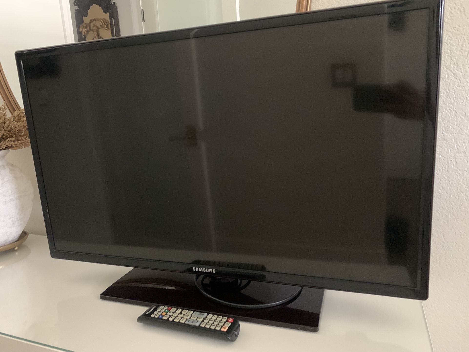 Samsung 32 Inch Tv for Sale in Riverside, CA - OfferUp