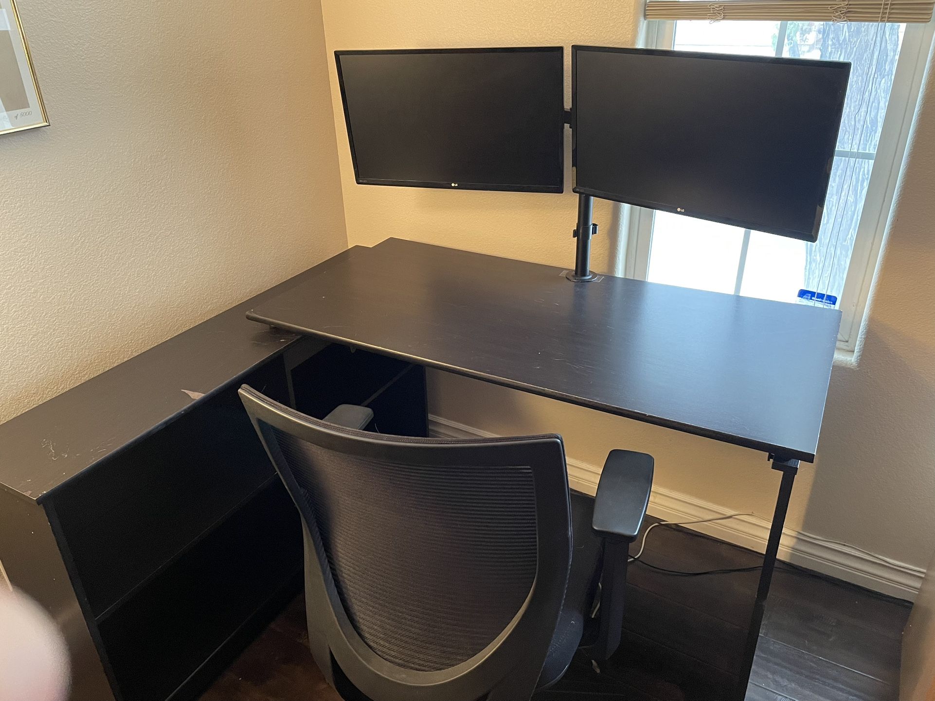 WFH Sit/Stand Desk With Chair And Monitors for Sale in Las Vegas, NV ...