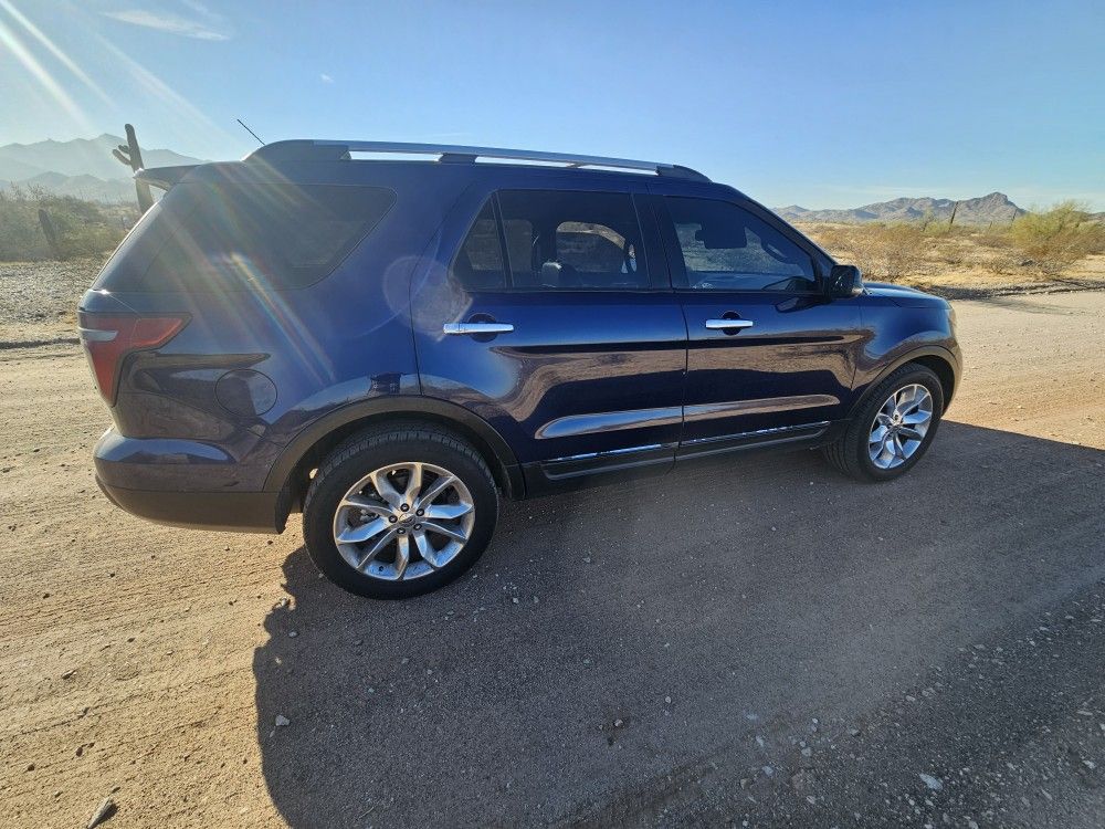 2011 Ford Explorer Similar to Honda Toyota Nissan Chevy Ford Dodge ...