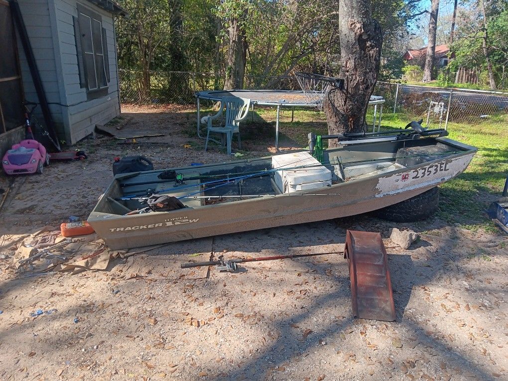 2019 Tracker Topper 12w for Sale in Houston, TX - OfferUp