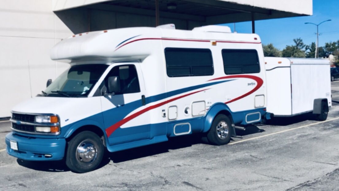 FOR SALE Dynamax. STARFLYTE M080 YR2000 for Sale in Roscoe, IL - OfferUp