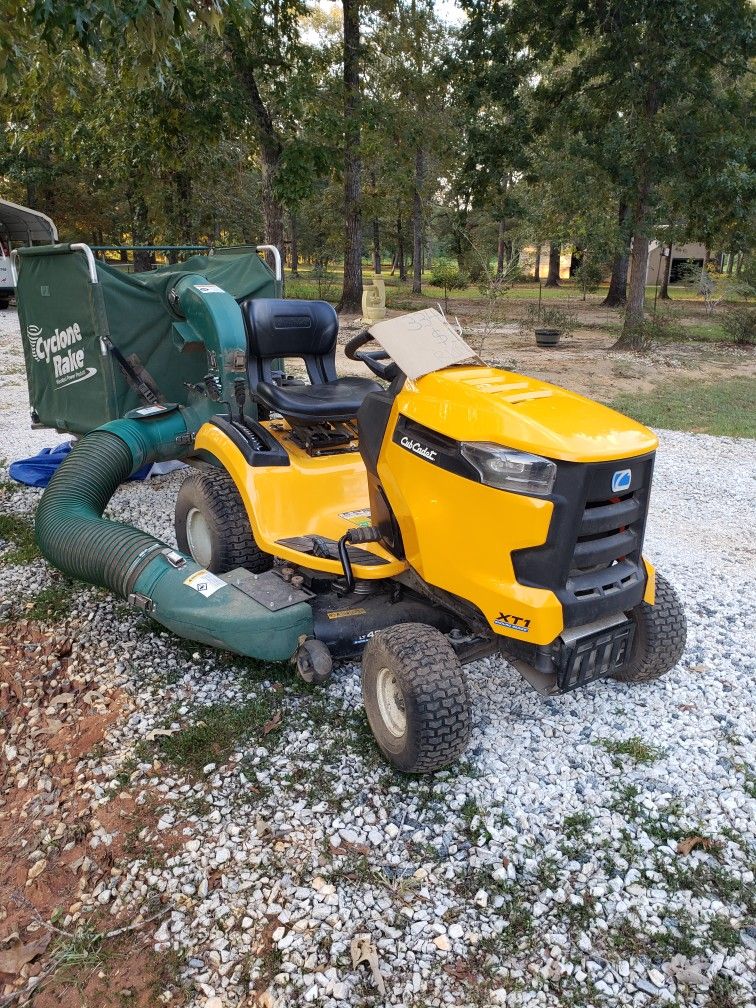 PRICE DROP! WAS $1700 Cub Cadet XT1 Riding Mower with Cyclone Rake for ...