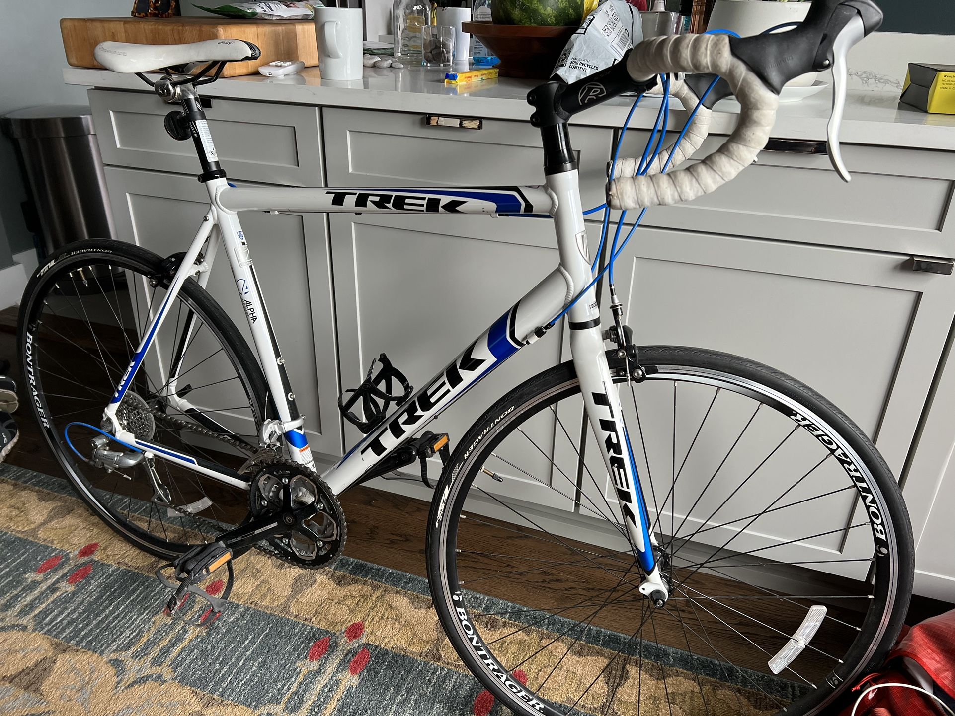 Trek Alpha Road Bike 60CM for Sale in Chicago, IL - OfferUp