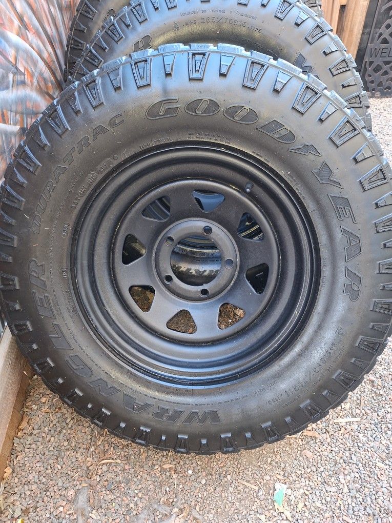 4 Rims / Tires $100 Ford 5 Lug 16" 265 / 70 R 16 Tires for Sale in ...