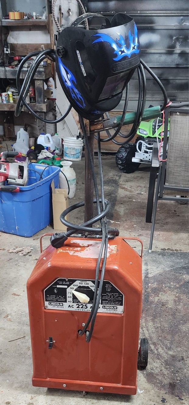 Welder "Lincoln 225 for Sale in Lacey, WA - OfferUp