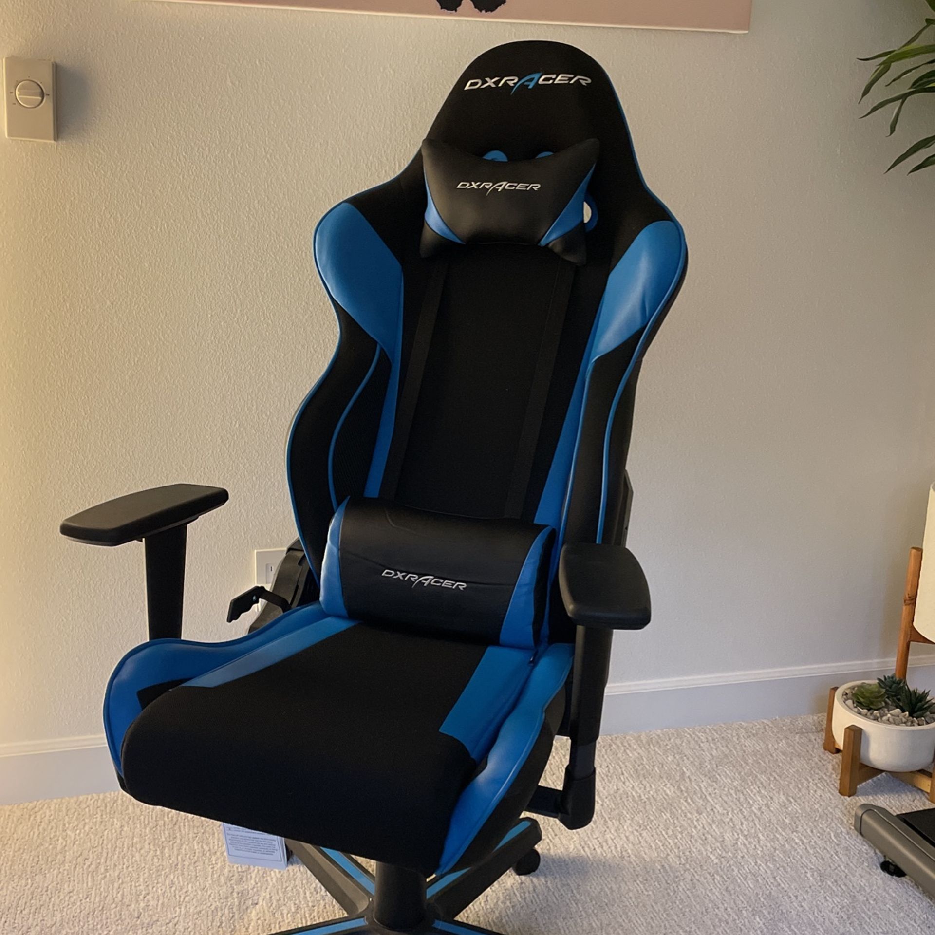 DxRacer Gaming Chair for Sale in Bellevue, WA - OfferUp
