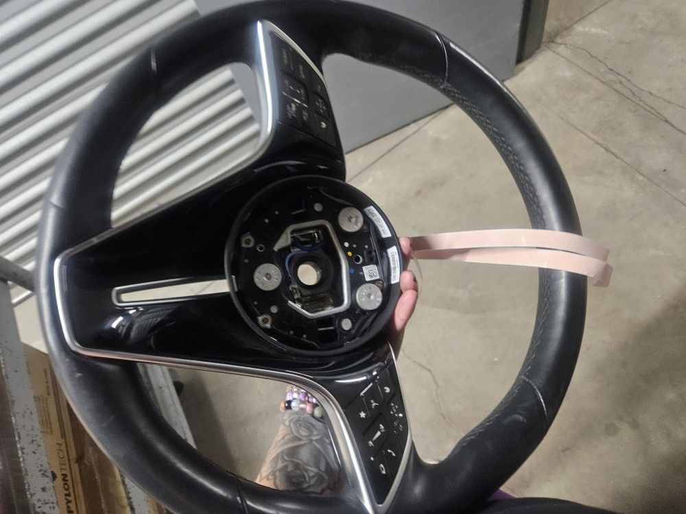 2025 Mercedes Benz Maybach S580 Steering Wheel for Sale in Los Angeles ...