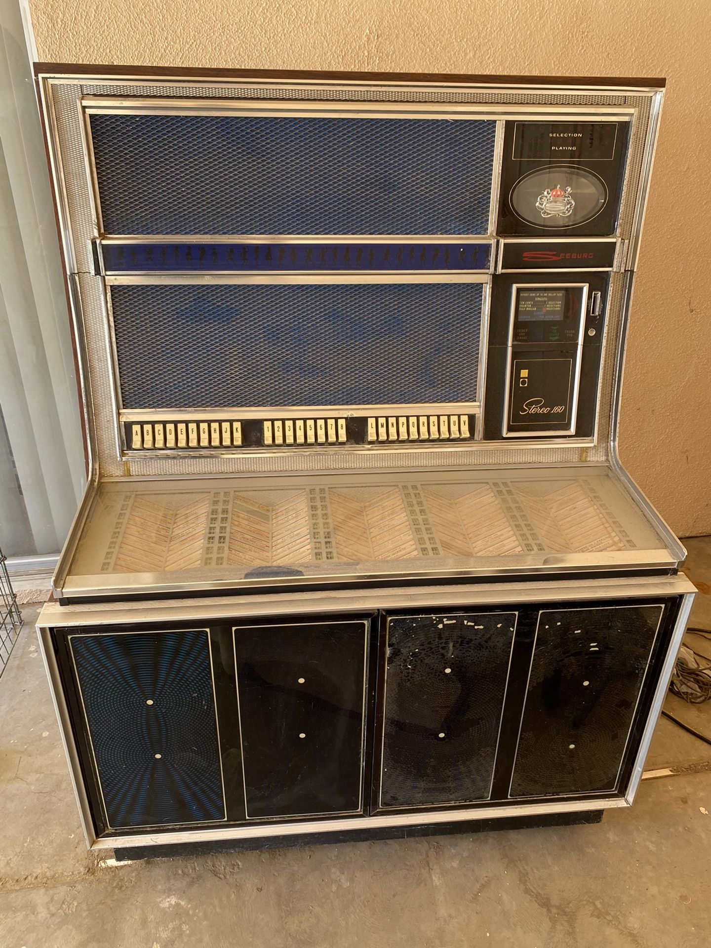 Jukebox Seeburg Stereo 160 for Sale in Palmdale, CA - OfferUp