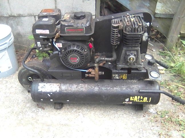 Central Pneumatic Gallon 212cc 135 Psi Wheelbarrow Air Compressor Epa ...