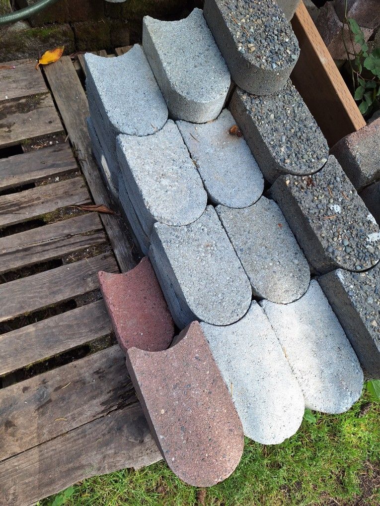 Edgestone Pavers For Lawn And Garden Edging for Sale in Spanaway, WA ...
