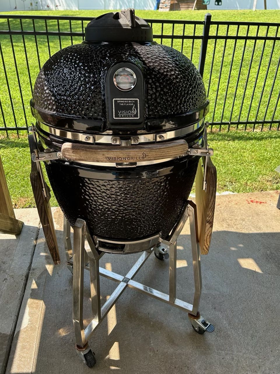 Vision Grills Grill /smoker for Sale in Lansing, KS - OfferUp