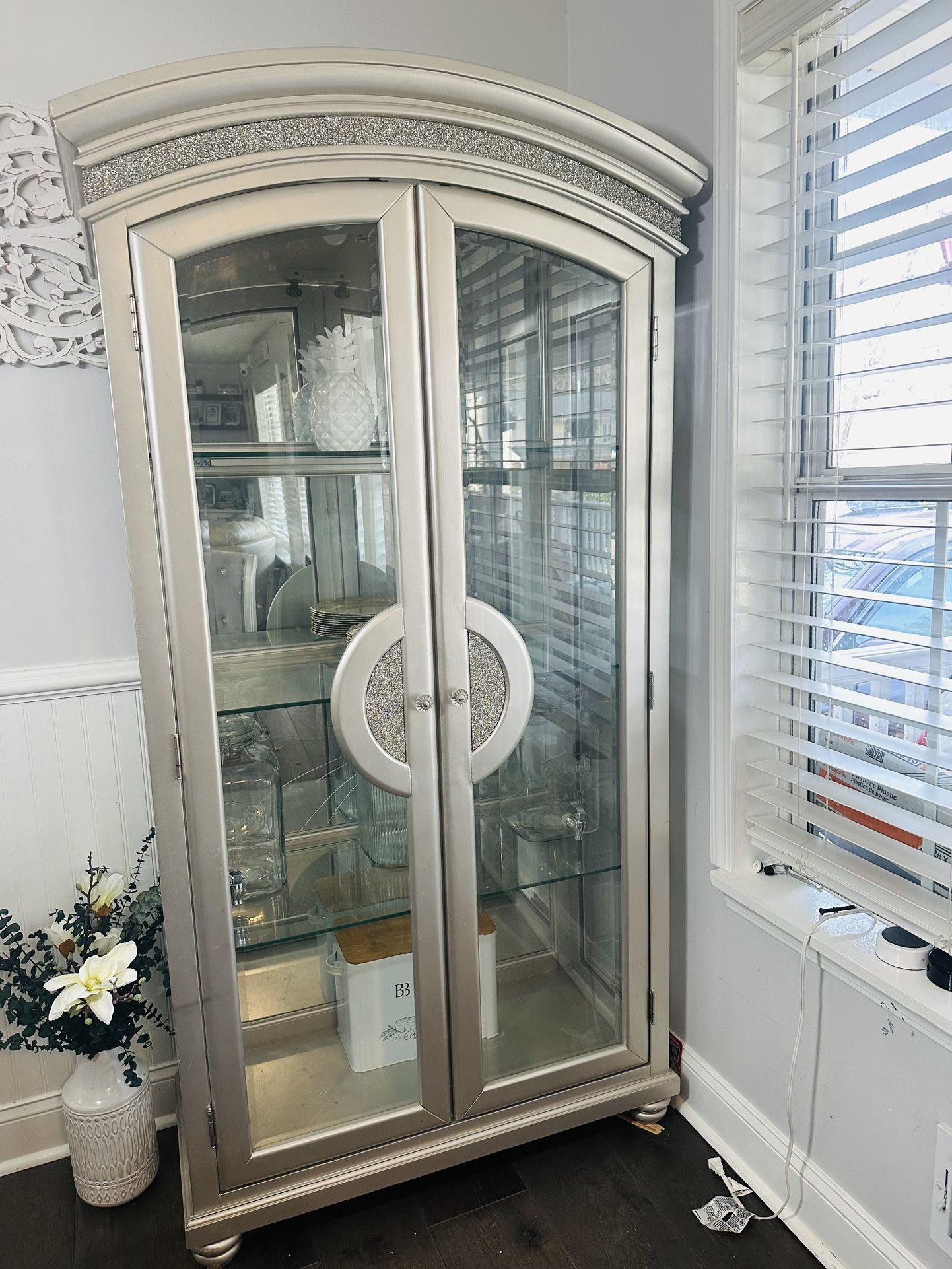 Glass Display Cabinet for Sale in Lawrenceville, GA - OfferUp
