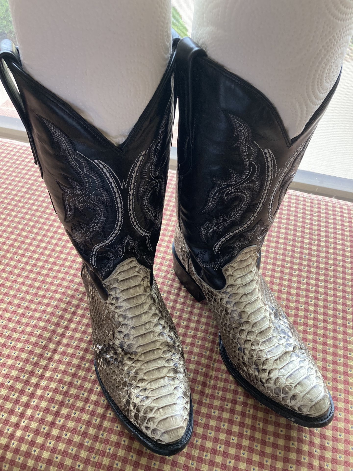 PYTHON BOOTS for Sale in Carefree, AZ - OfferUp
