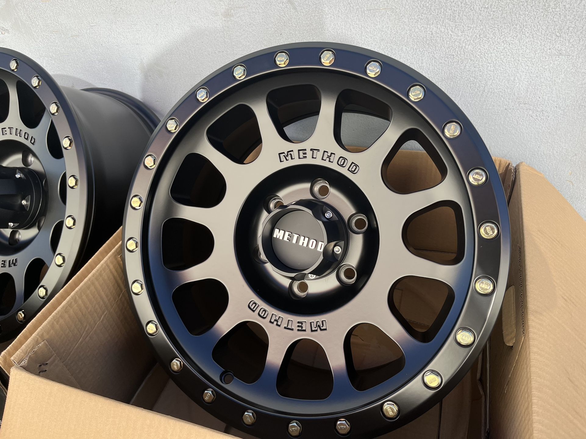 17” INCH METHOD MR305 NV MATTE BLACK WHEELS/RIMS for Sale in Orange, CA ...