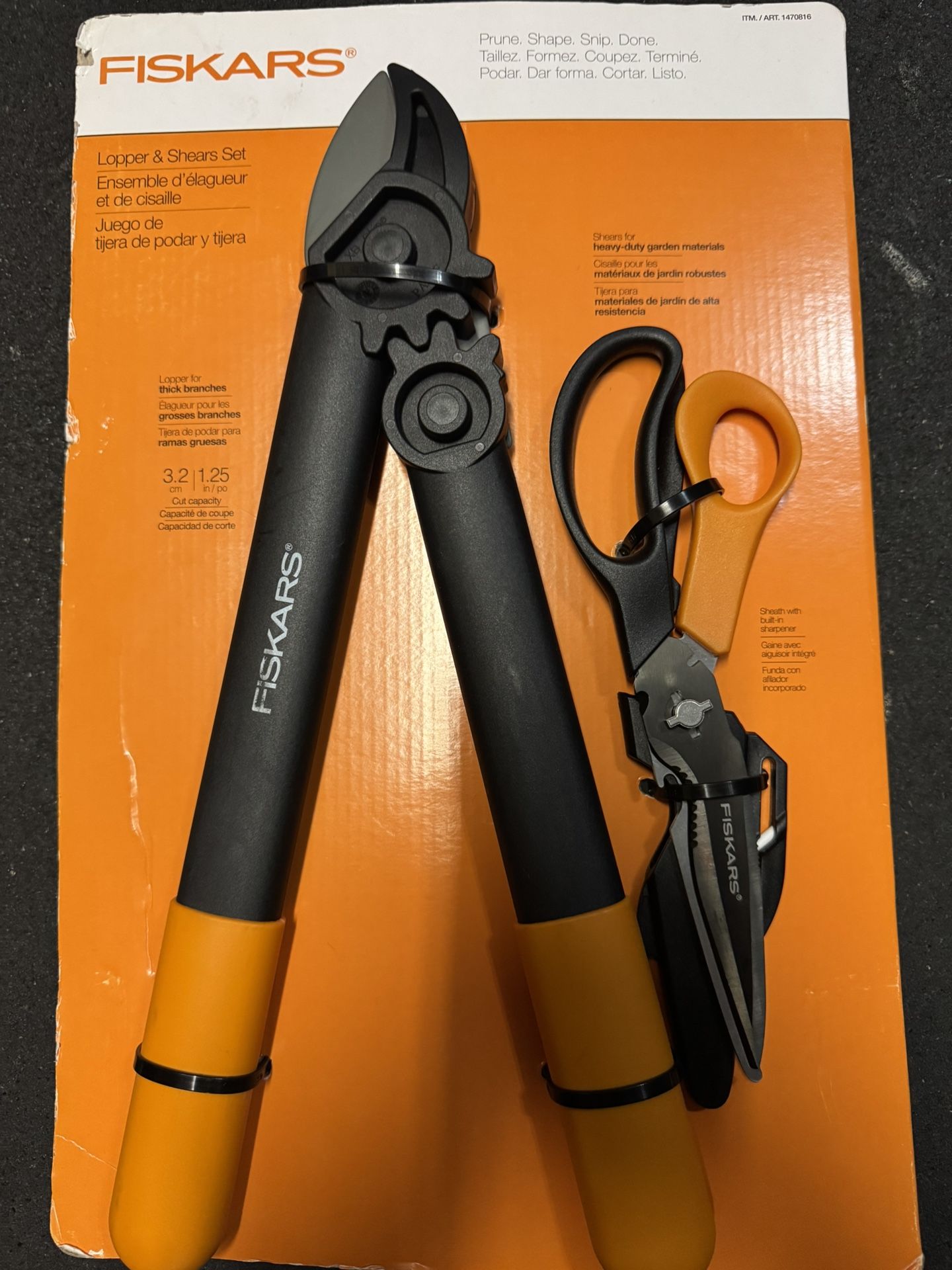 Fiskars Loppers And Shears for Sale in Stockton, CA - OfferUp