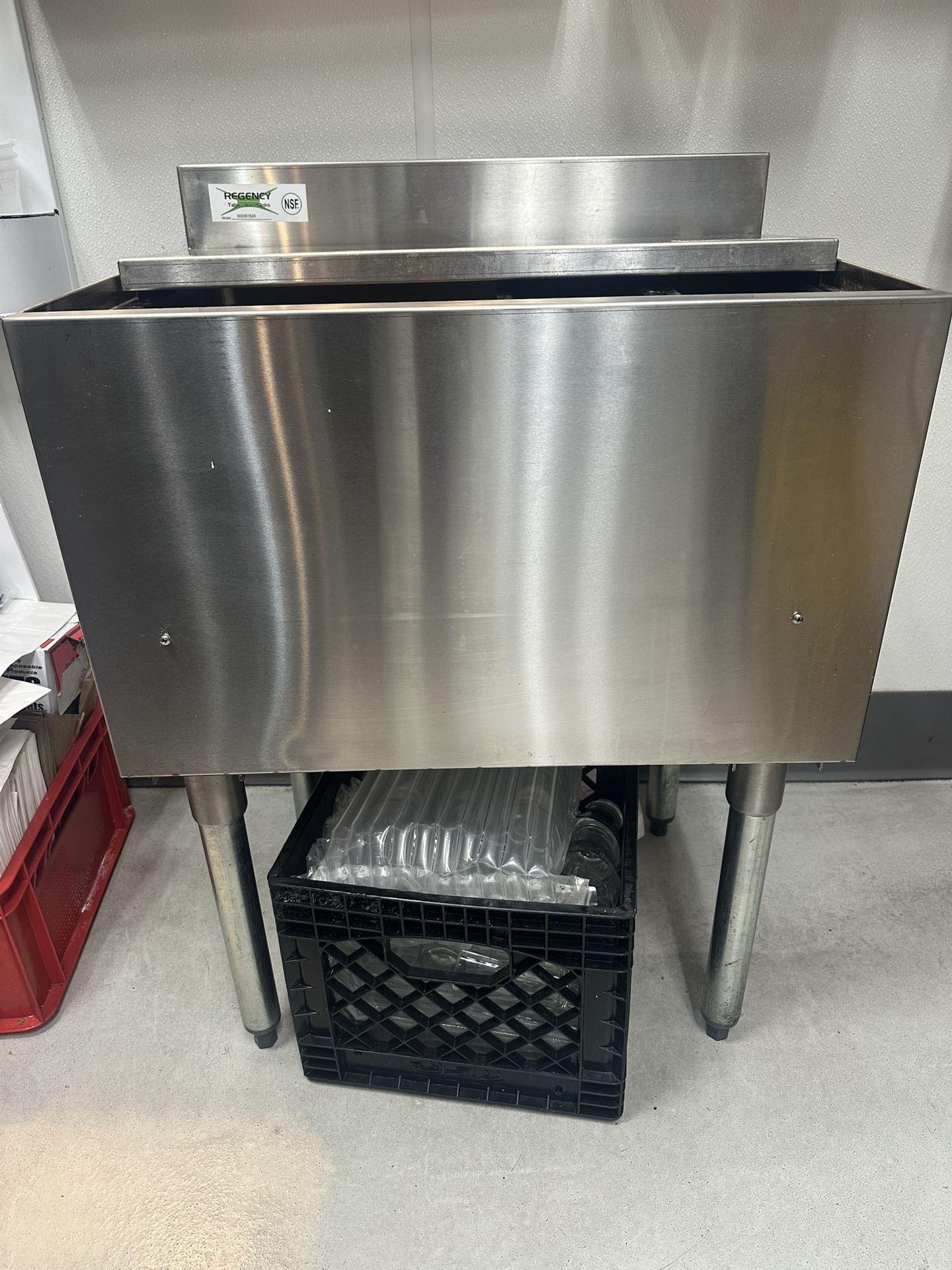 Ice Bin 18x24 for Sale in Elk Grove Village, IL - OfferUp