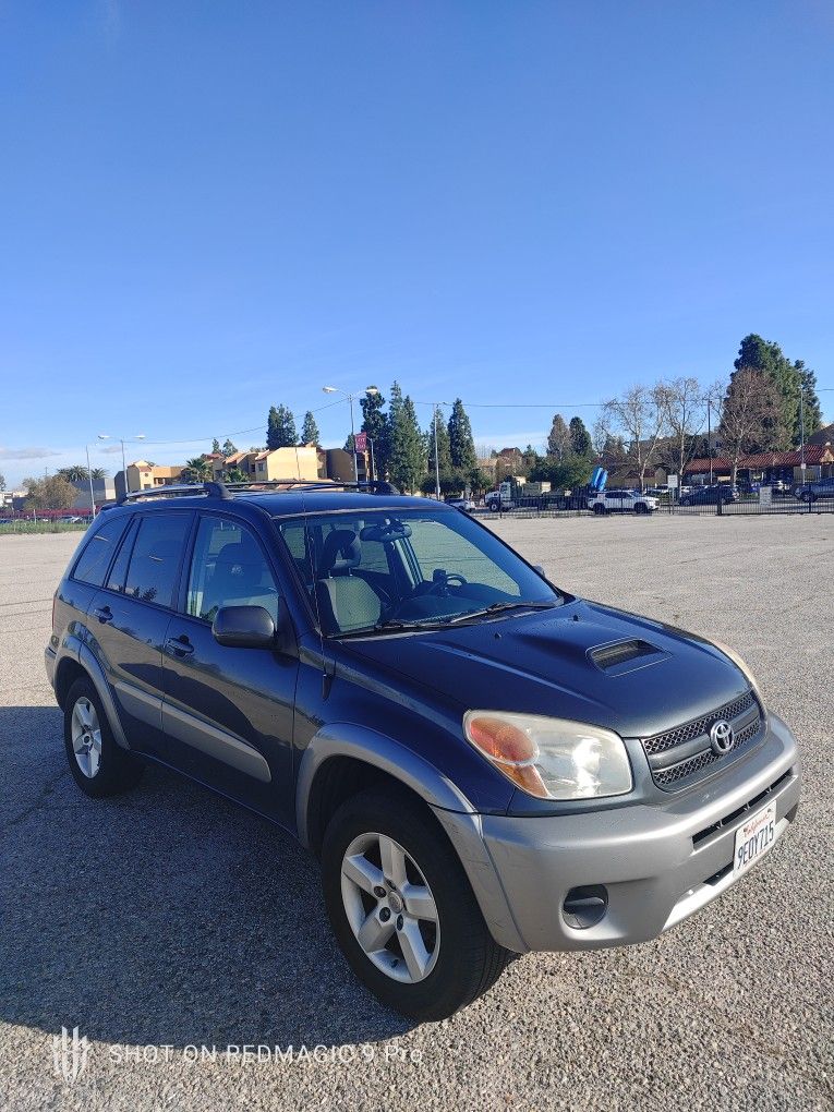 2004 Toyota Rav4 for Sale in Los Angeles, CA - OfferUp