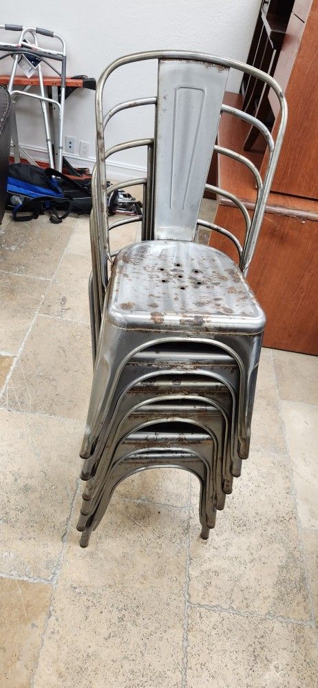 6 Sturdy metal chairs for Sale in Oakland Park, FL - OfferUp