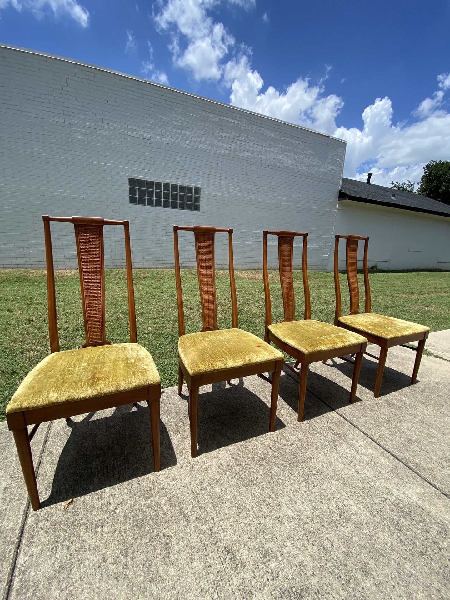 4 Vintage Mid Century Modern Dining Chairs for Sale in Dallas, TX - OfferUp