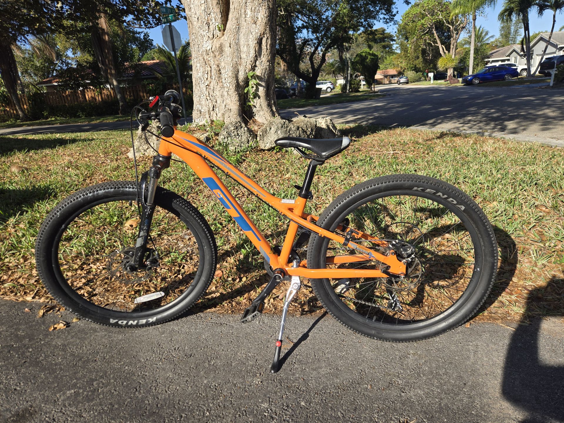 Gt 24 inch aluminum mountain bike for Sale in Pompano Beach, FL - OfferUp