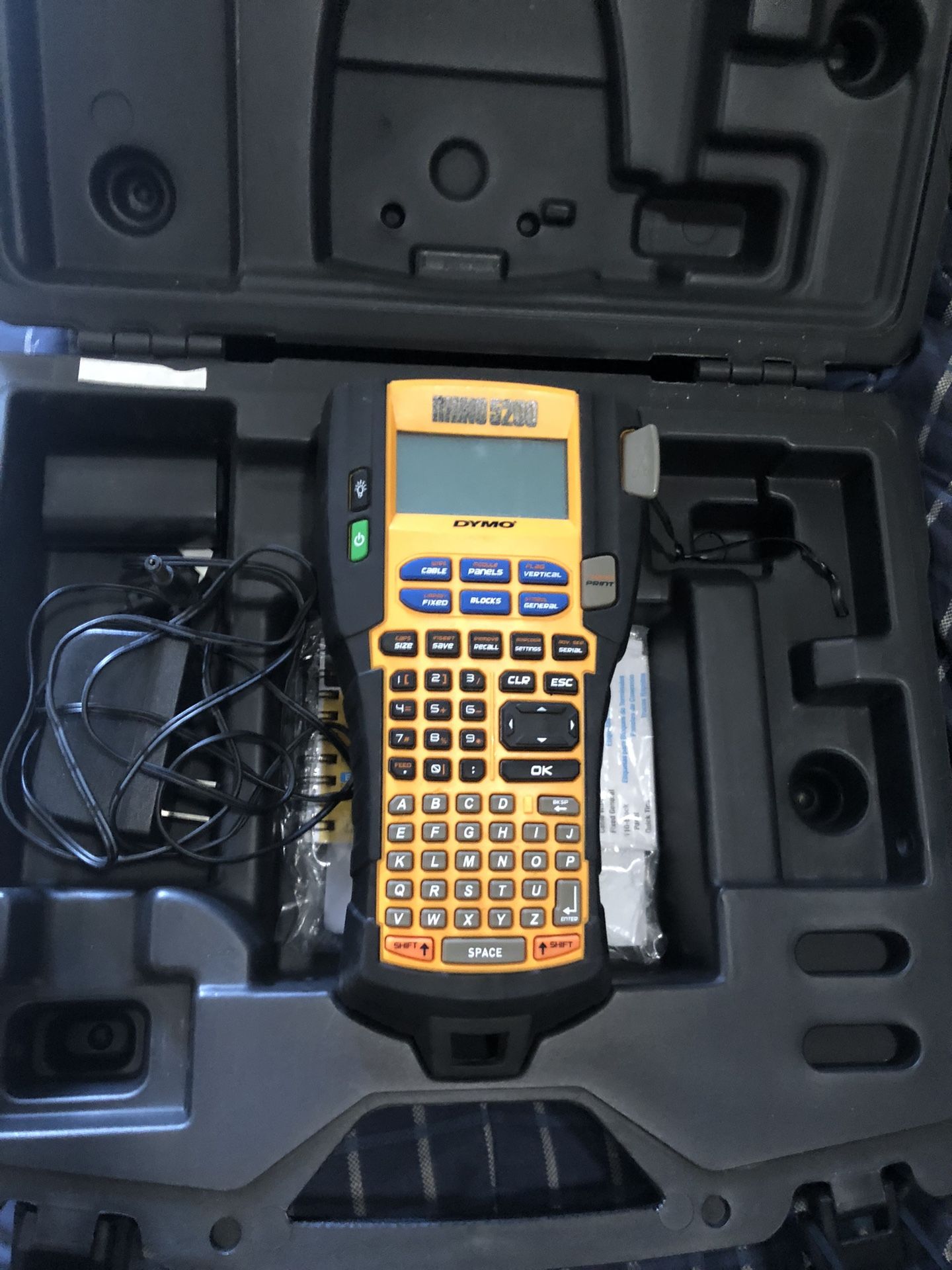 Dymo Rhino 5200 Industrial Label Maker for Sale in Houston, TX - OfferUp