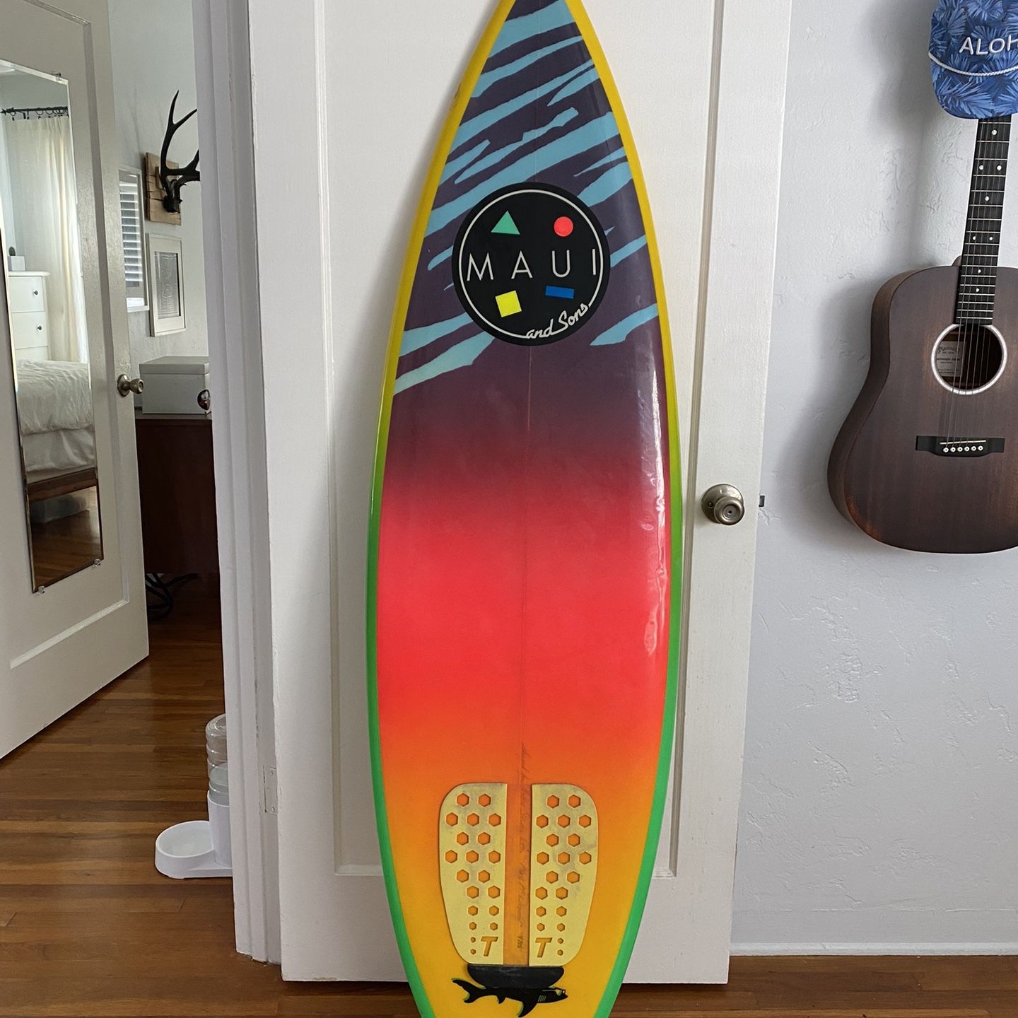 Maui & Sons Vintage Surfboard for Sale in San Diego, CA Maui & Sons Vintage Surfboard for Sale in San Diego, CA