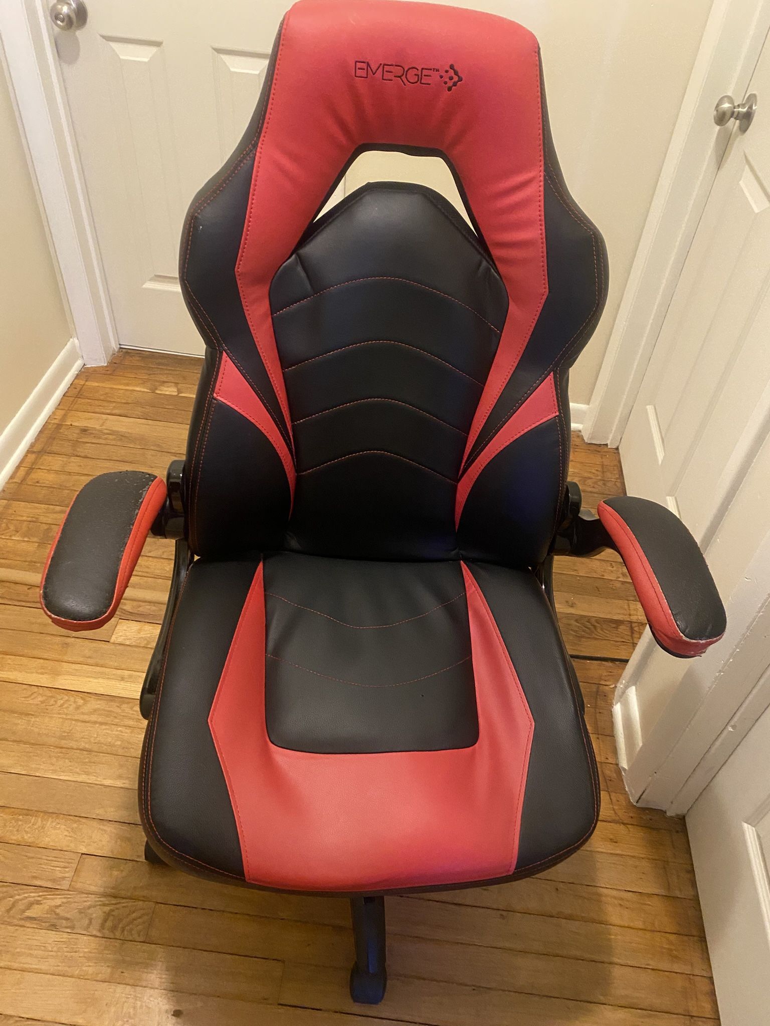 USED Emerge Gaming Chair for Sale in Newark, DE - OfferUp