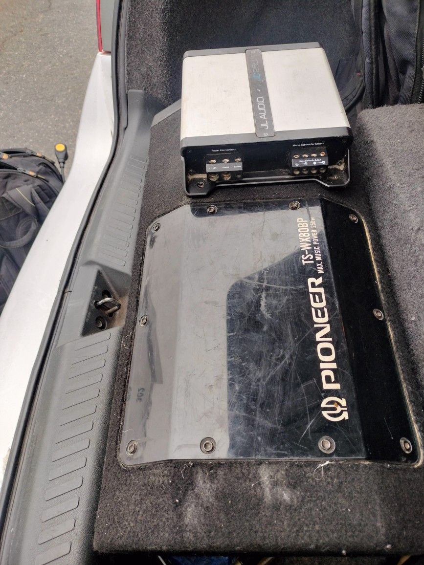 Pioneer Box With "8 And JL audio Amp for Sale in Escondido, CA - OfferUp