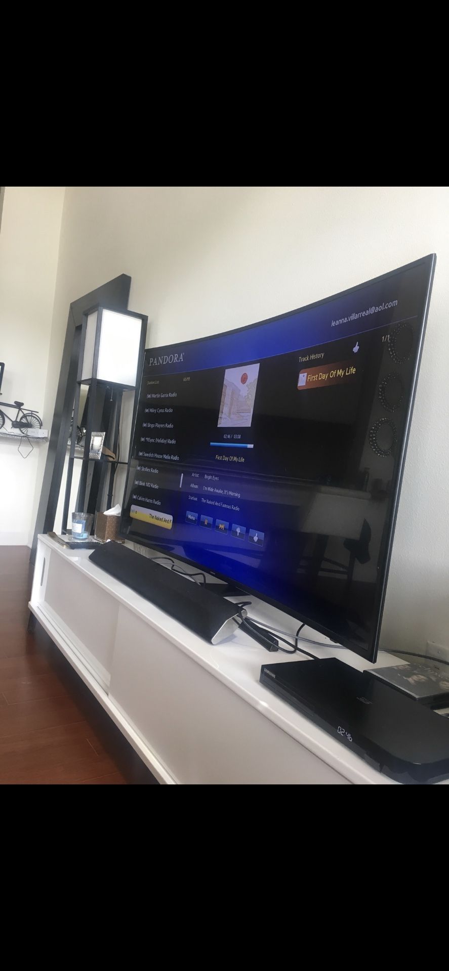 CURVED 65” INCH SAMSUNG 4K SMART TV WITH FREE SOUND BAR. $750 OBO ...
