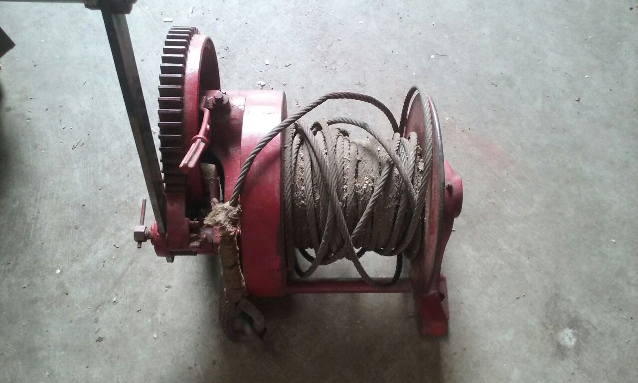 Beebe brothers antique winch 5-ton for Sale in Arlington, WA - OfferUp