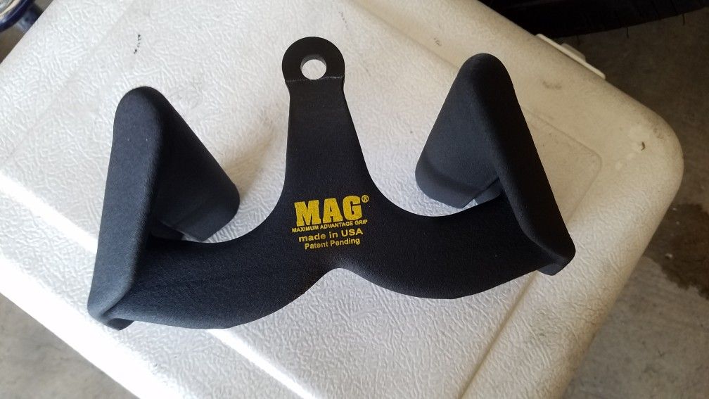MAG NEUTRAL CLOSE GRIP CABLE ATTACHMENT gym equipment for Sale in ...