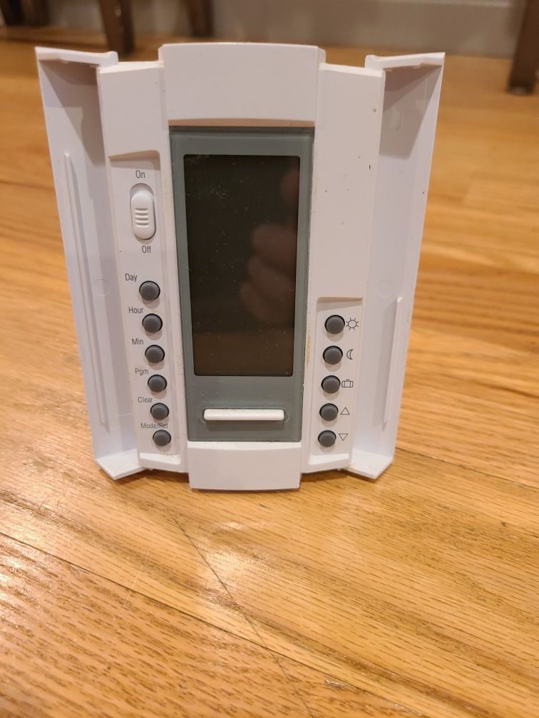 Honeywell PB112C-GA floor tile thermostat for Sale in Des Plaines, IL ...