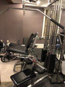 Paramount Sports Trainer Commercial Gym. This is a 7 station commercial ...