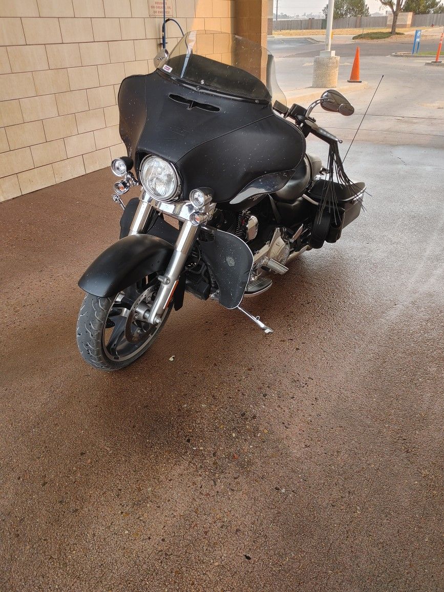 2016 Harley Davidson Street Glide for Sale in Wattenburg, CO - OfferUp