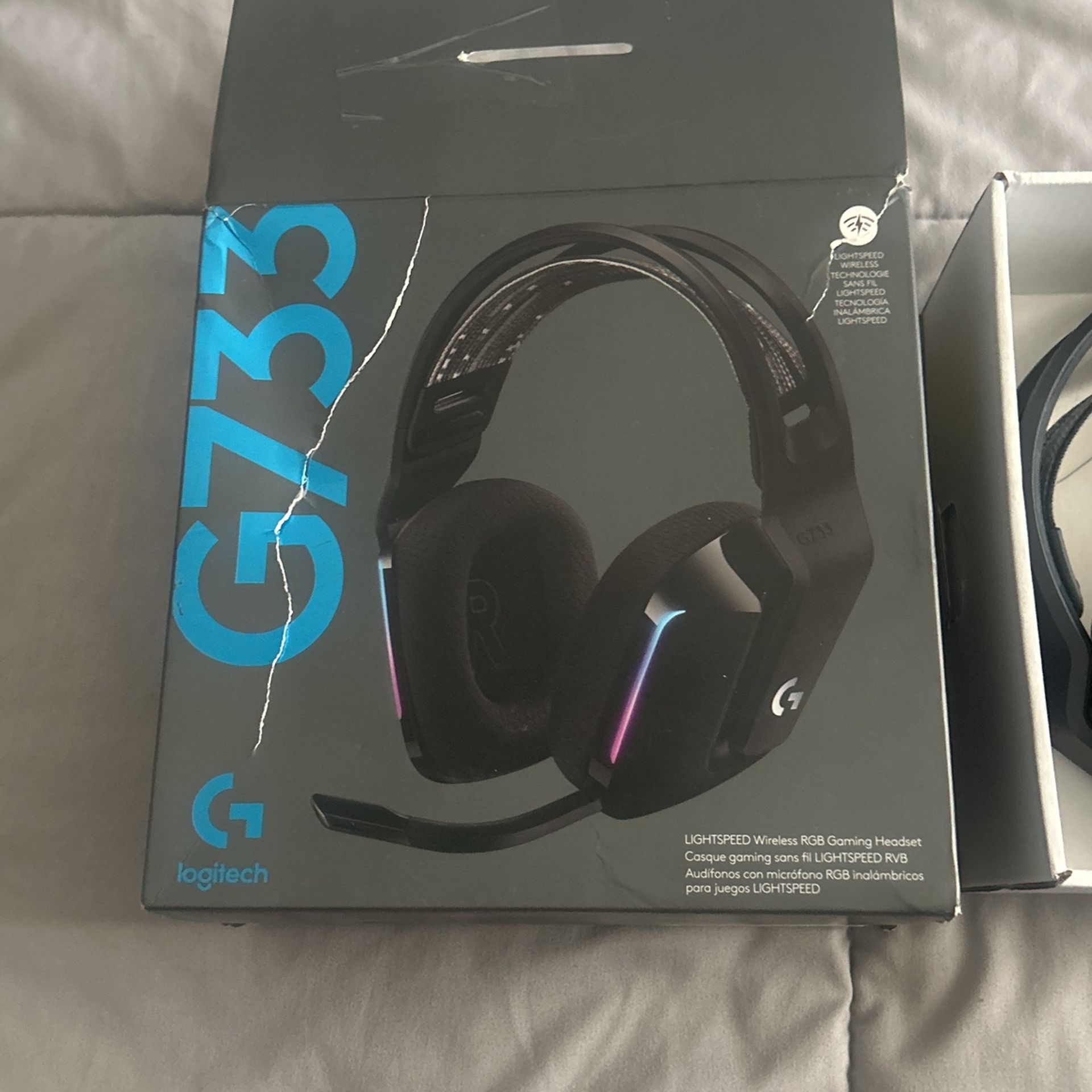Logitech g733 gaming Headset for Sale in Peoria, AZ - OfferUp