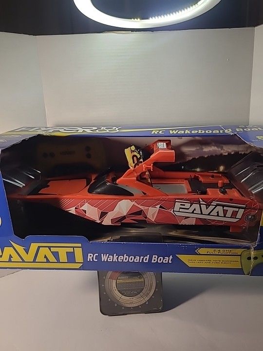 Pavati rc top stores wakeboard boat