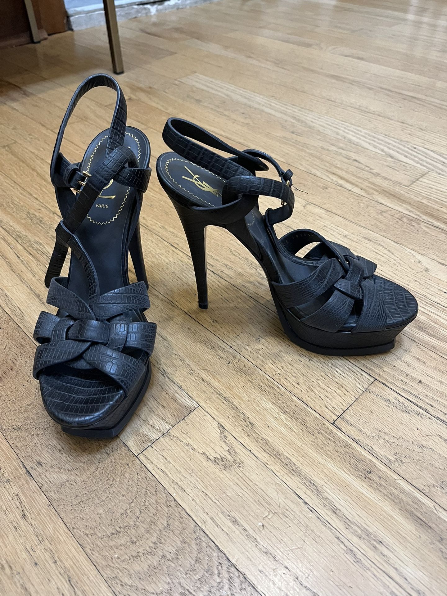 Tribute Yves Saint Laurent Shoes for Sale in New York, NY - OfferUp