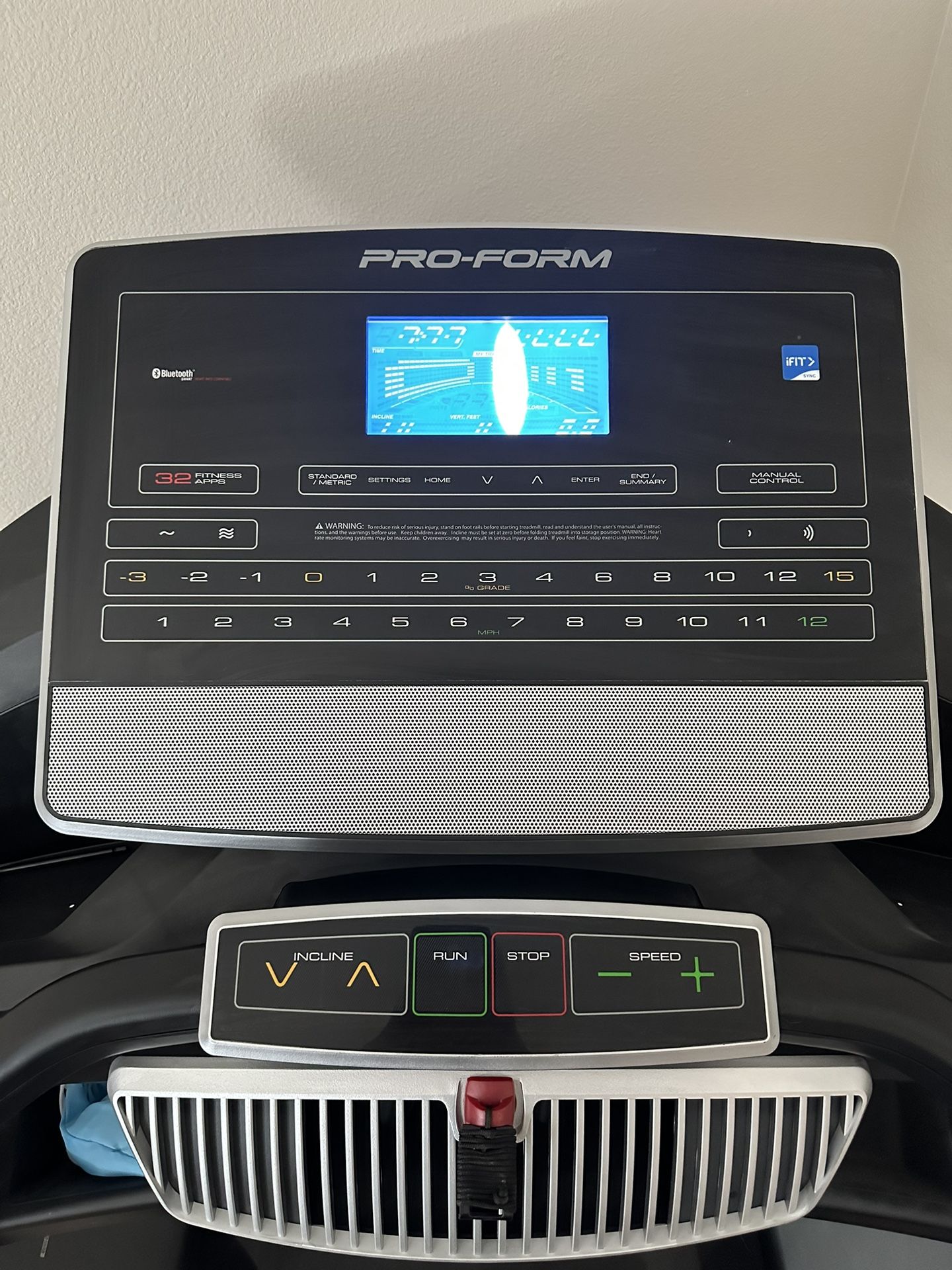 ProForm Pro 2000 Folding Treadmill - Cracked Screen for Sale in ...