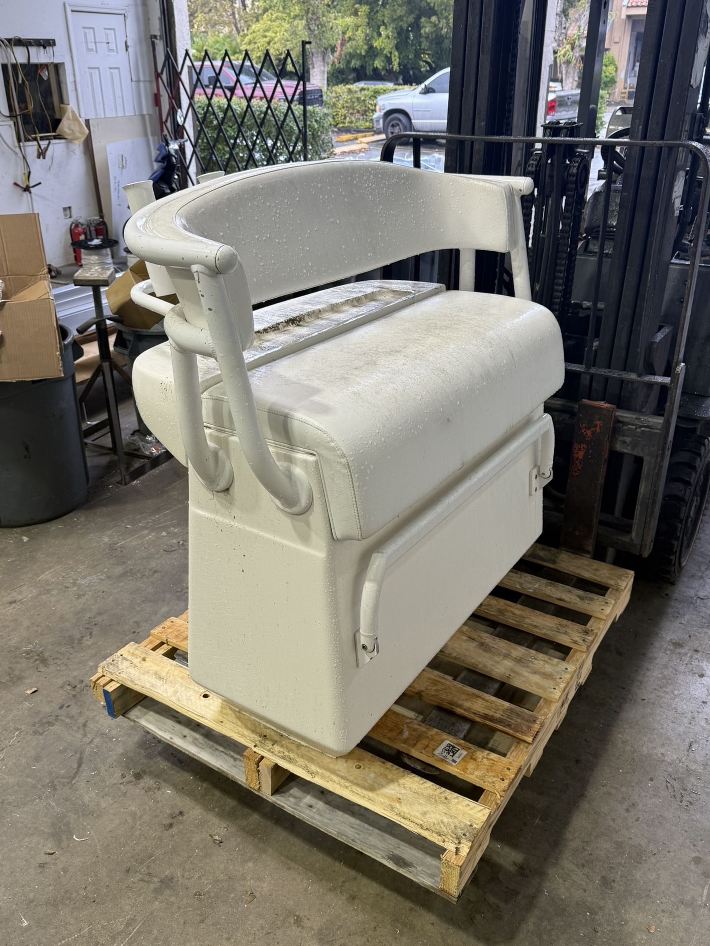 Leaning Post Birdsall for Sale in Miami, FL - OfferUp