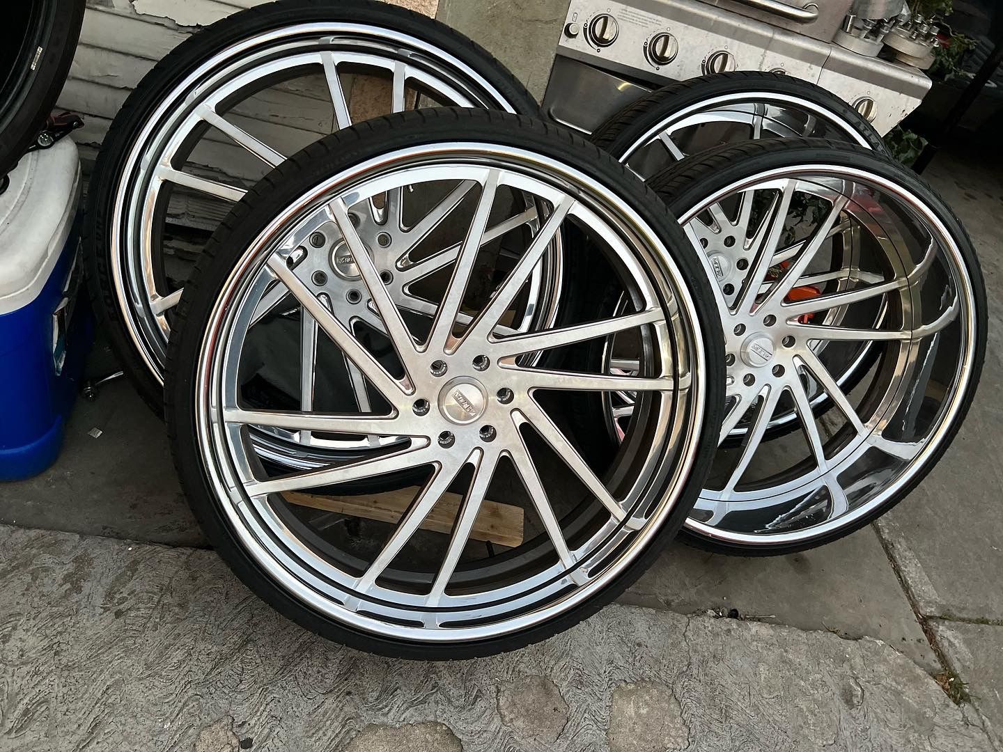 30 Inch Rims And Tires MTW 6 Lugs for Sale in Huntington Park, CA - OfferUp