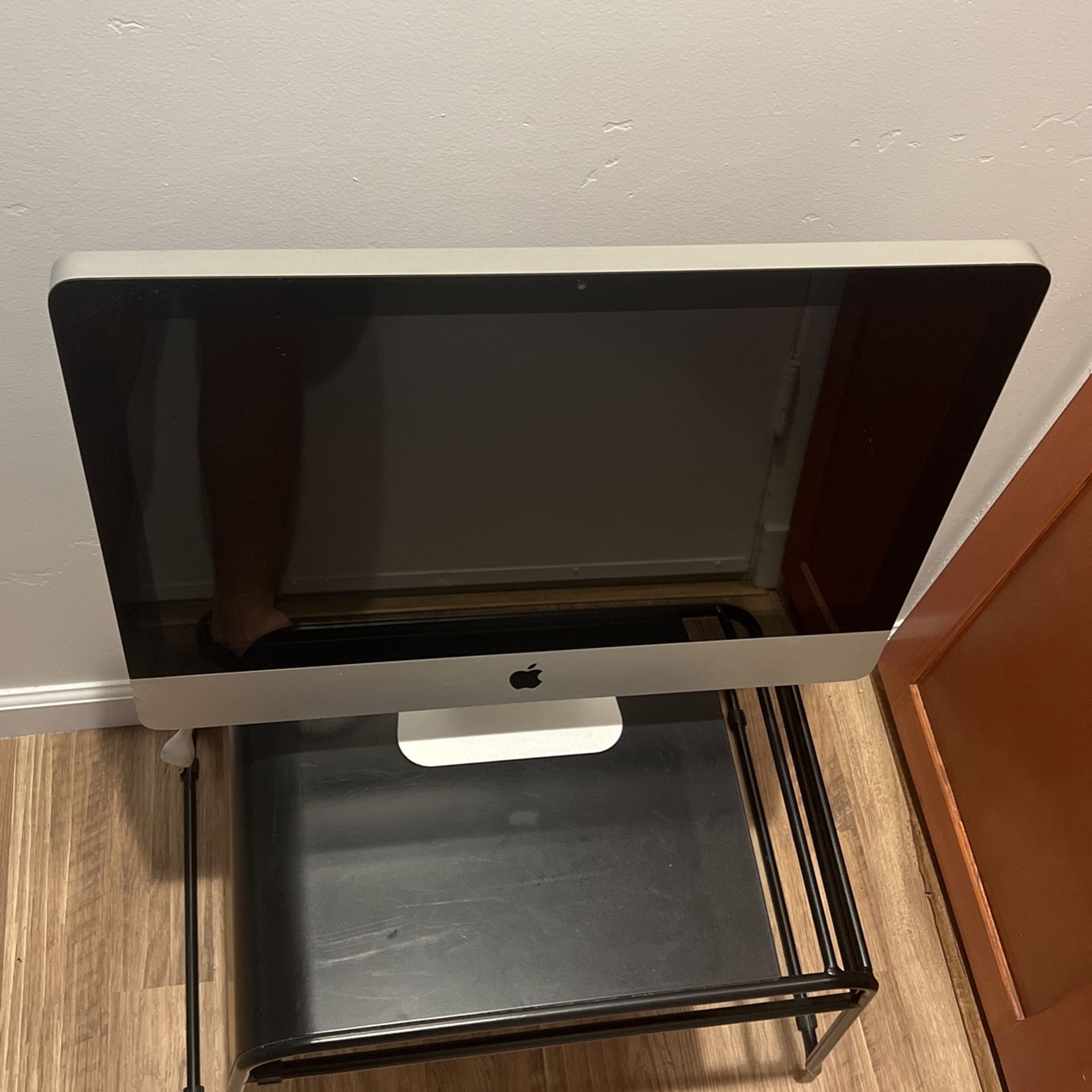 iMac 21.5-Inch "Core i5" 2.5 (Mid-2011) for Sale in San Diego, CA - OfferUp