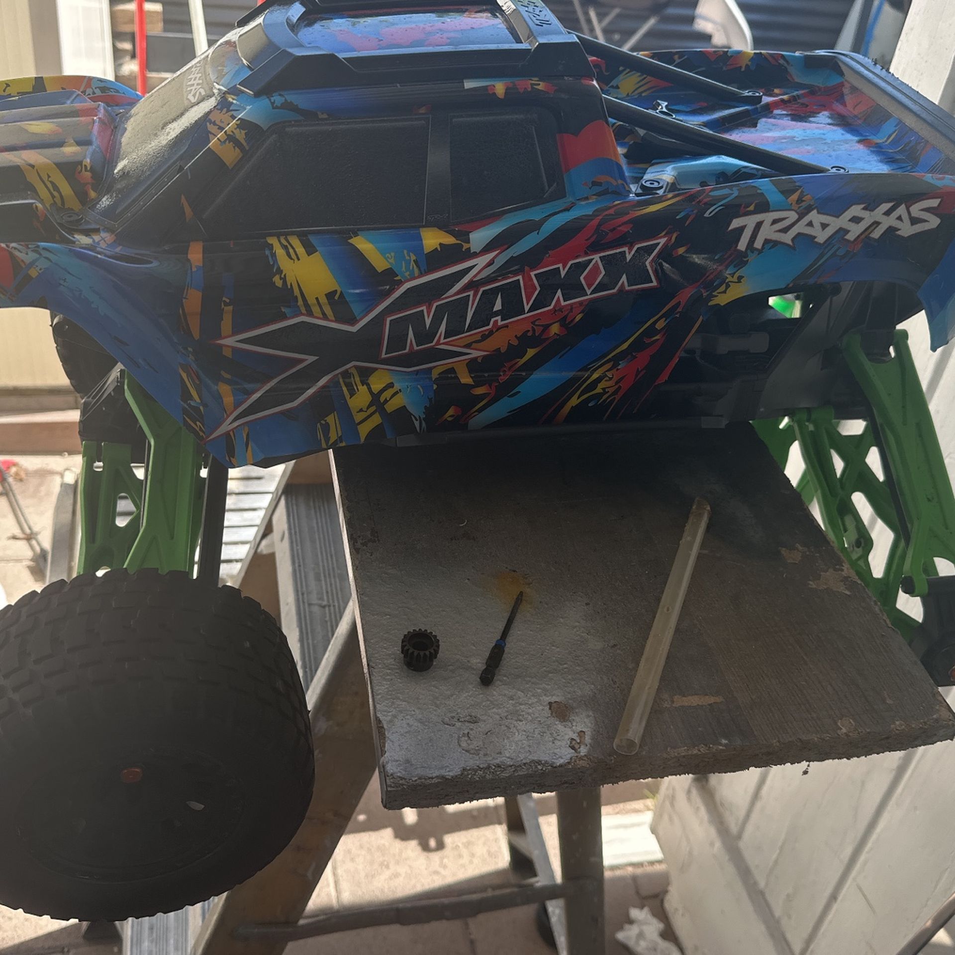 Xmaxx Chassis for Sale in Garden Grove, CA - OfferUp